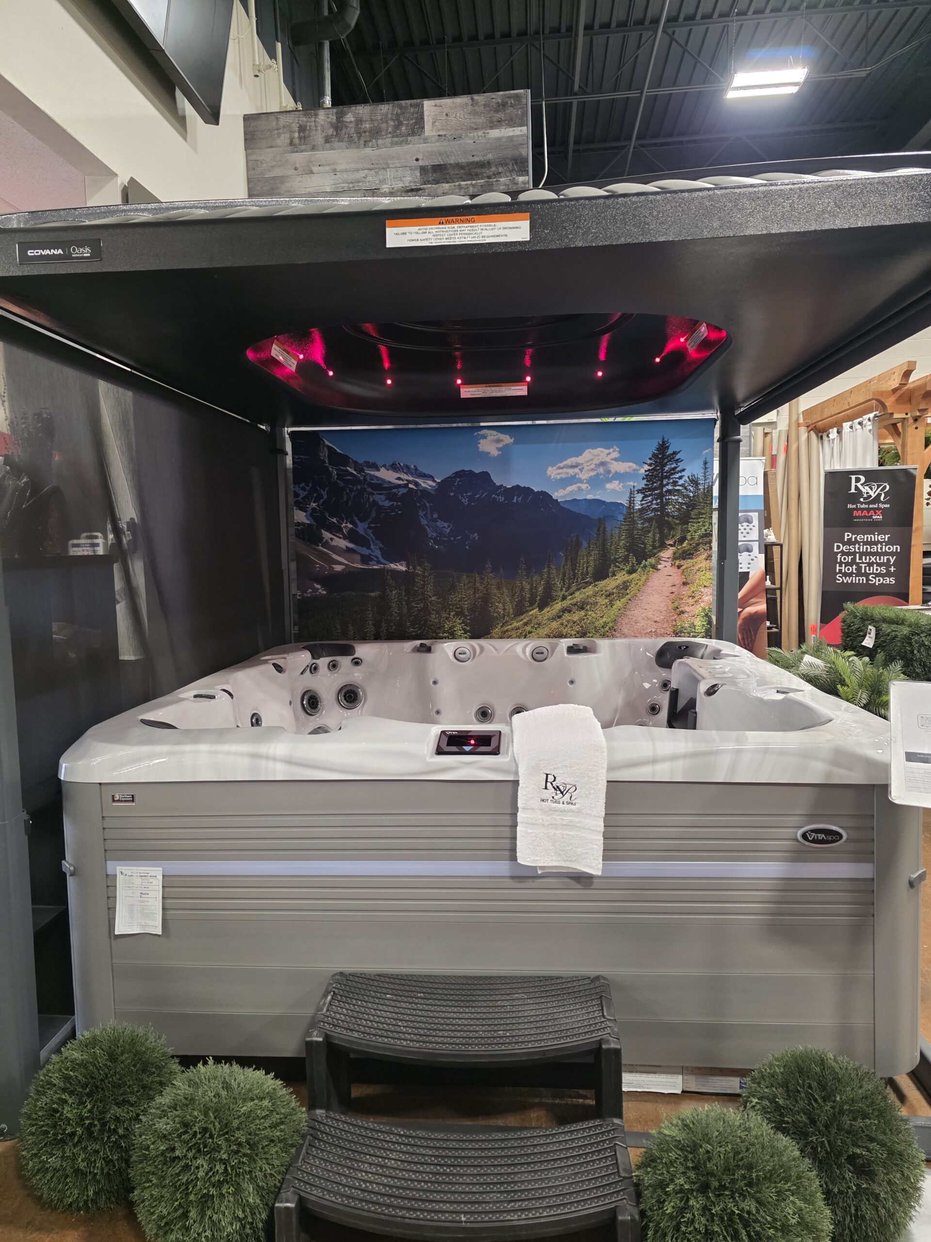 Hot Tub And Cold Plunge: The Ultimate Contrast Therapy Routine - RnR ...